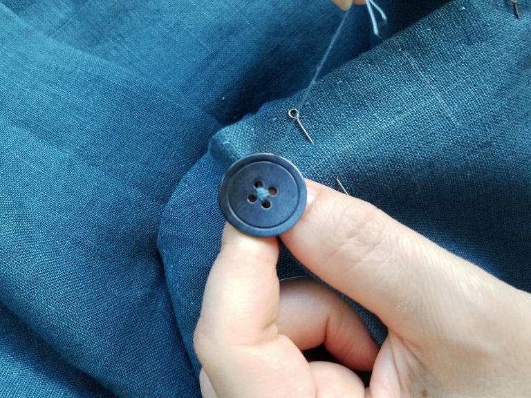 How to sew a button - common and original ways
