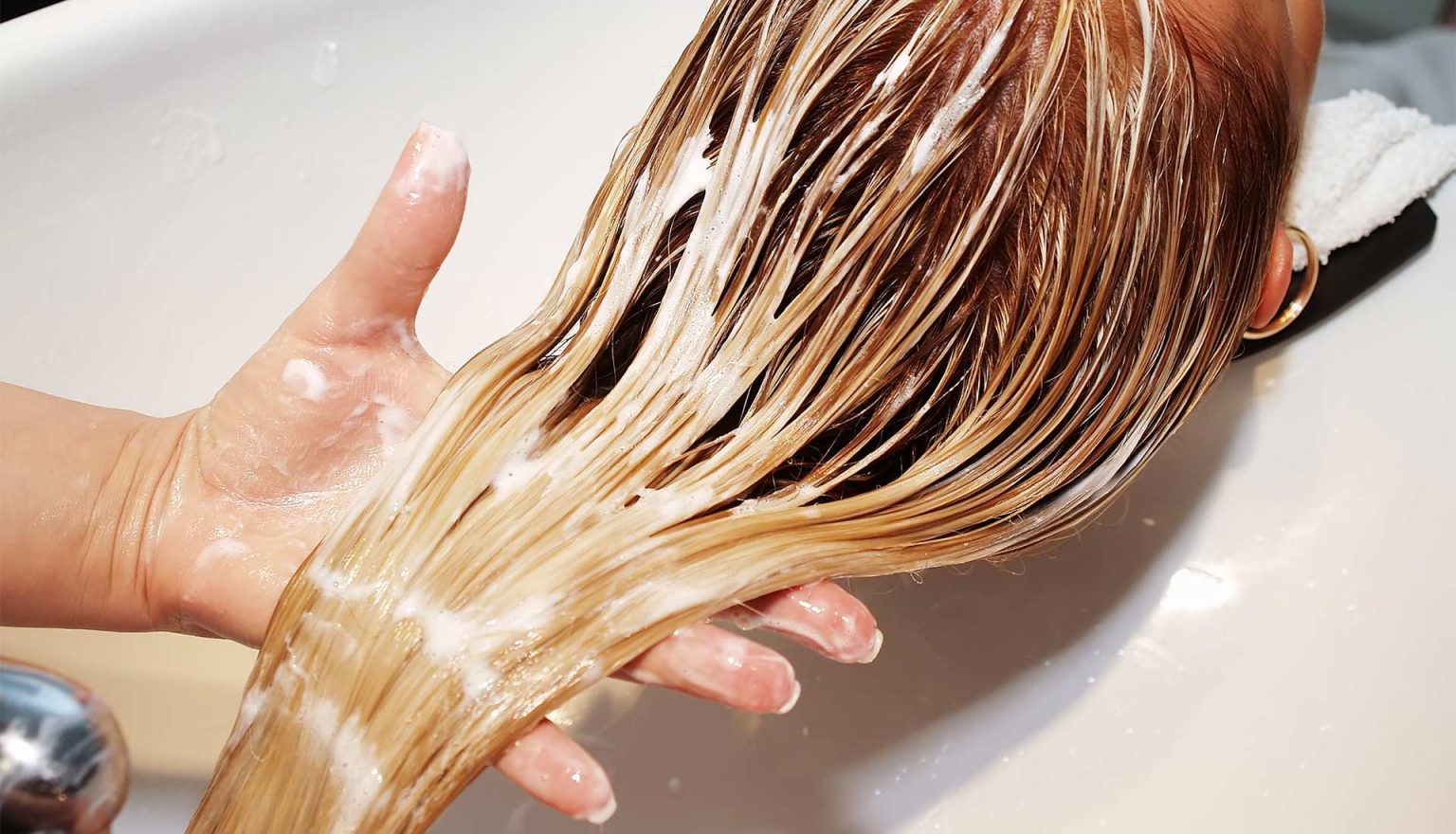 Tinting hair mask: how to use correctly